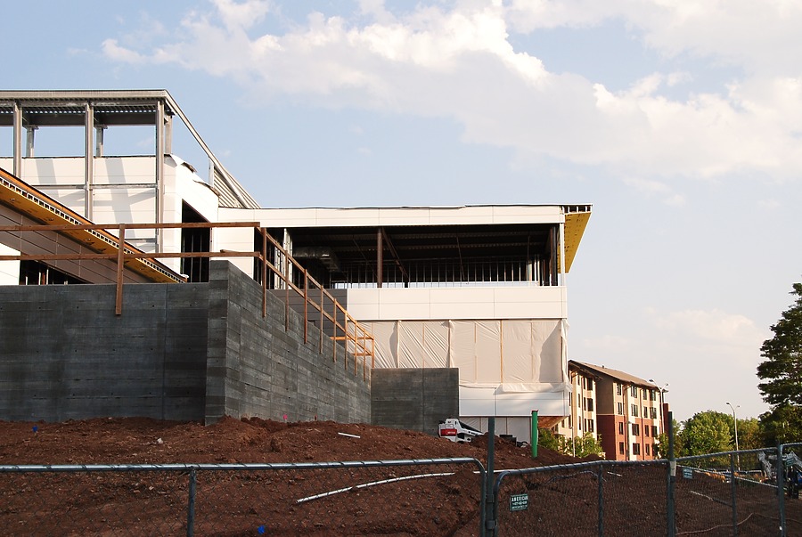 Nancy Richardson Design Center Photo 126-112-407 - Stock Image - SKYDB