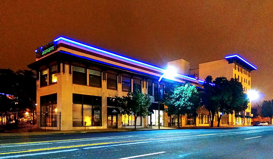 Drake Plaza Photo 147-738-973 - Stock Image - SKYDB