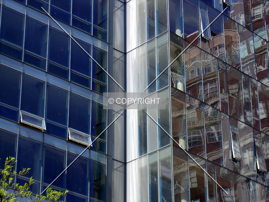 The Lucida Photo 157-795-799 - Stock Image - SKYDB