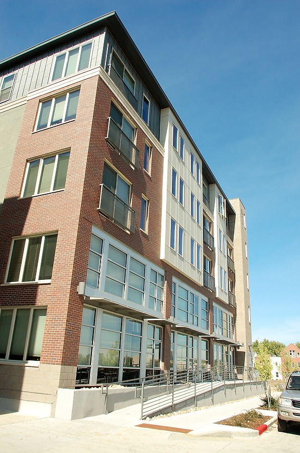 Mason Street Flats Photo 169-246-513 - Stock Image - SKYDB