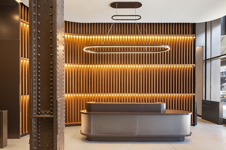 Level (3) Communications Building Photo 193-213-584 - Stock Image - SKYDB