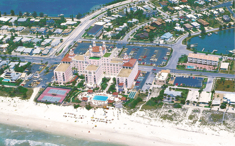 The Don CeSar Beach Resort Photo 200-215-220 - Stock Image - SKYDB