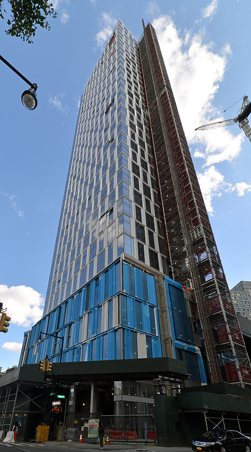 City Point Tower 3 Photo 210-498-973 - Stock Image - SKYDB