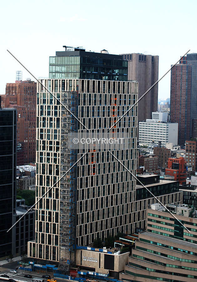 101 Warren Street Photo 220-061-627 - Stock Image - SKYDB