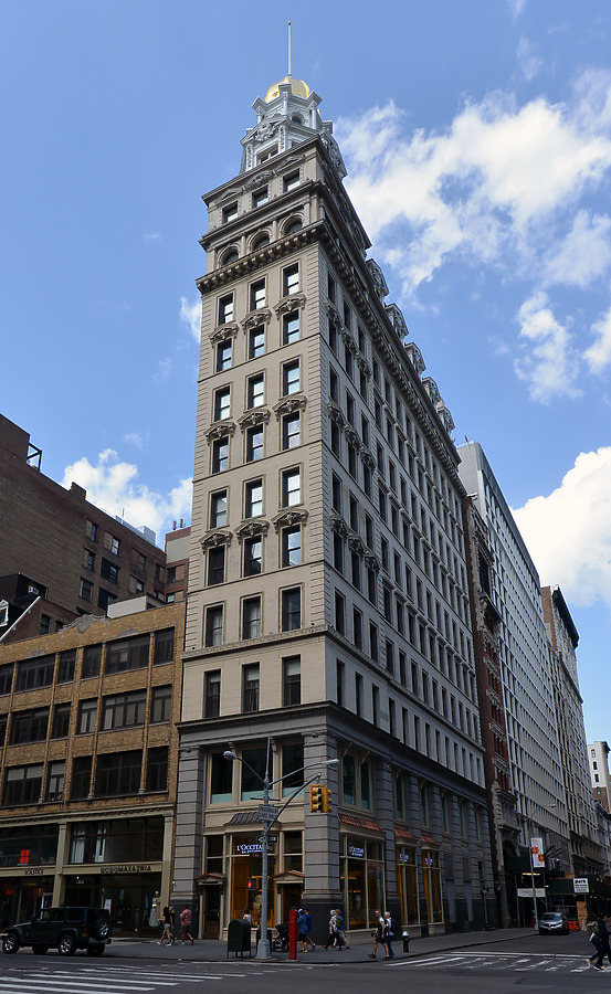 170 5th Avenue Photo 232-718-165 - Stock Image - SKYDB