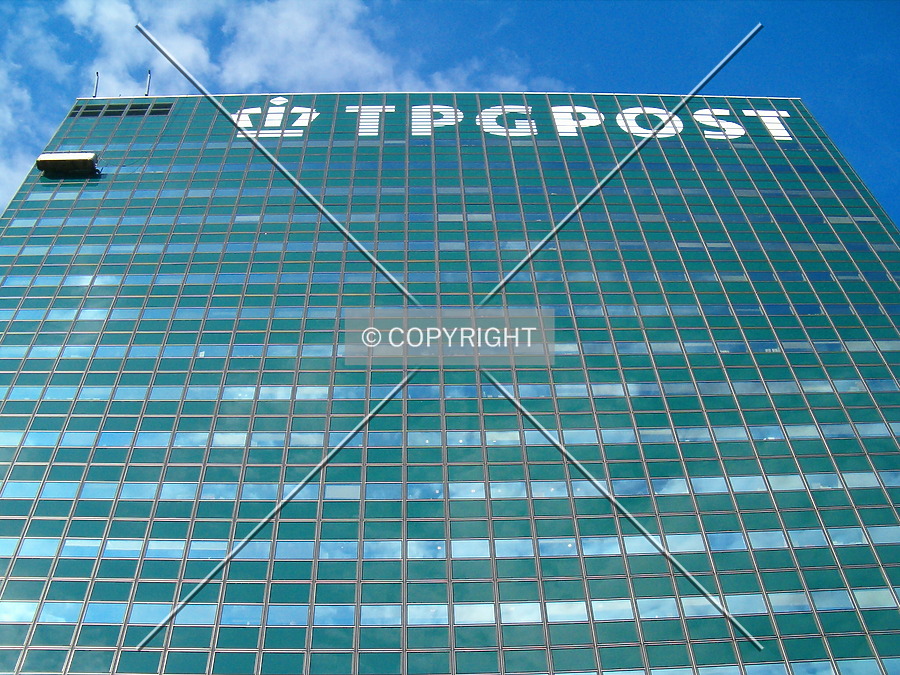 TNT Post Photo 233-414-985 - Stock Image - SKYDB