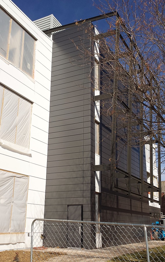 Nancy Richardson Design Center Photo 246-555-918 - Stock Image - SKYDB