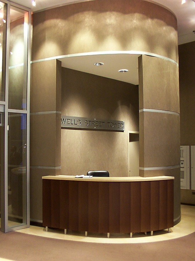 Wells Street Tower Photo 249-664-428 - Stock Image - SKYDB