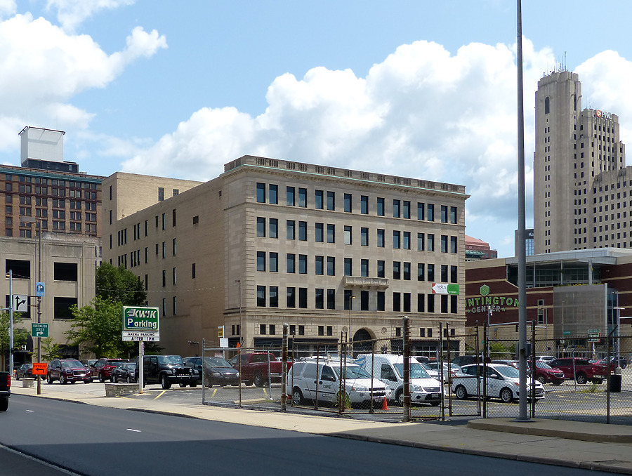 One Lake Erie Center Photo 289-910-213 - Stock Image - SKYDB