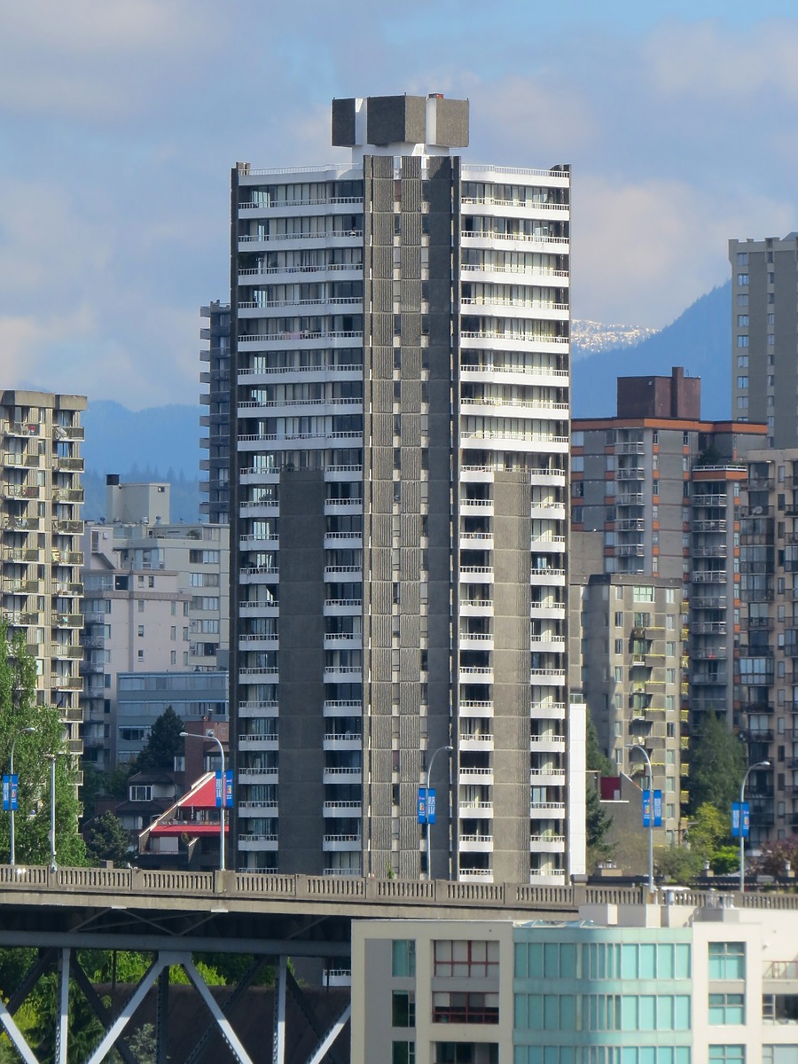 Sunset Plaza Photo 296-019-499 - Stock Image - SKYDB