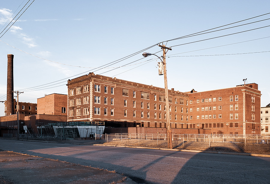 Kenneth Hall Regional Hospital Photo 309-918-961 - Stock Image - SKYDB