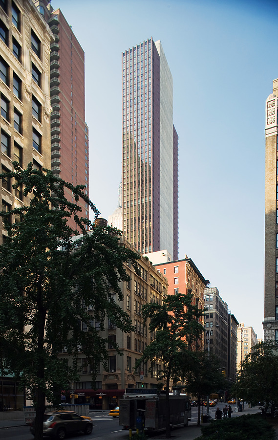 Sky House Photo 311-991-916 - Stock Image - SKYDB