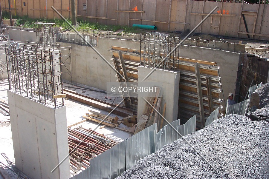 The Gardens, South Building Photo 328-415-351 - Stock Image - SKYDB