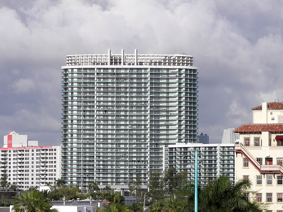 Flamingo Resort Residences I Photo 346-731-559 - Stock Image - SKYDB