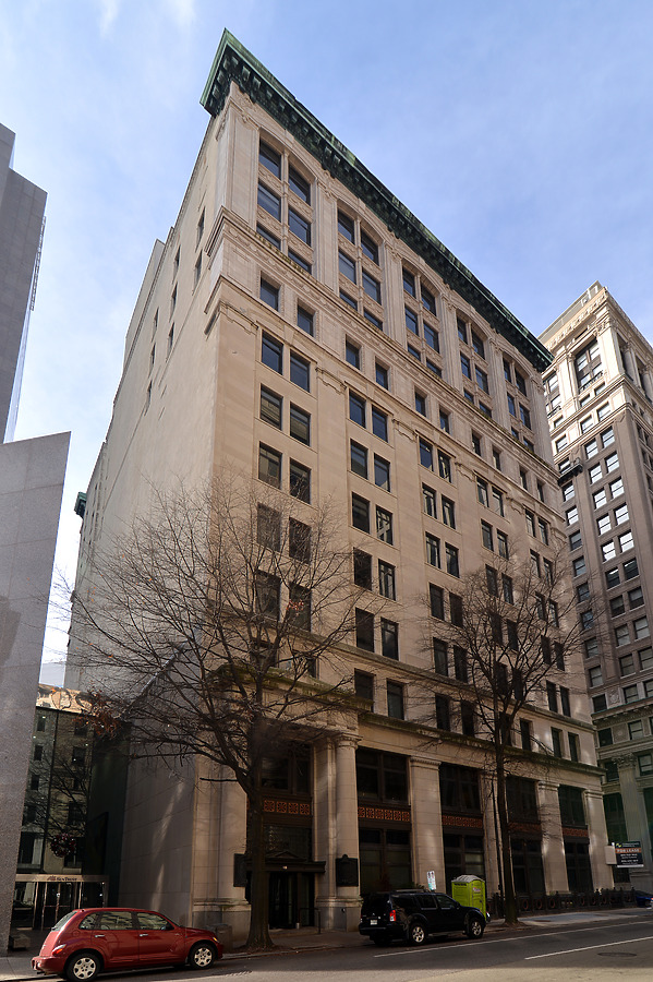 The Mutual Building Photo 347-105-826 - Stock Image - SKYDB