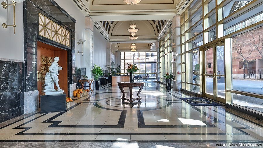 Madison Place Photo 363-747-858 - Stock Image - SKYDB