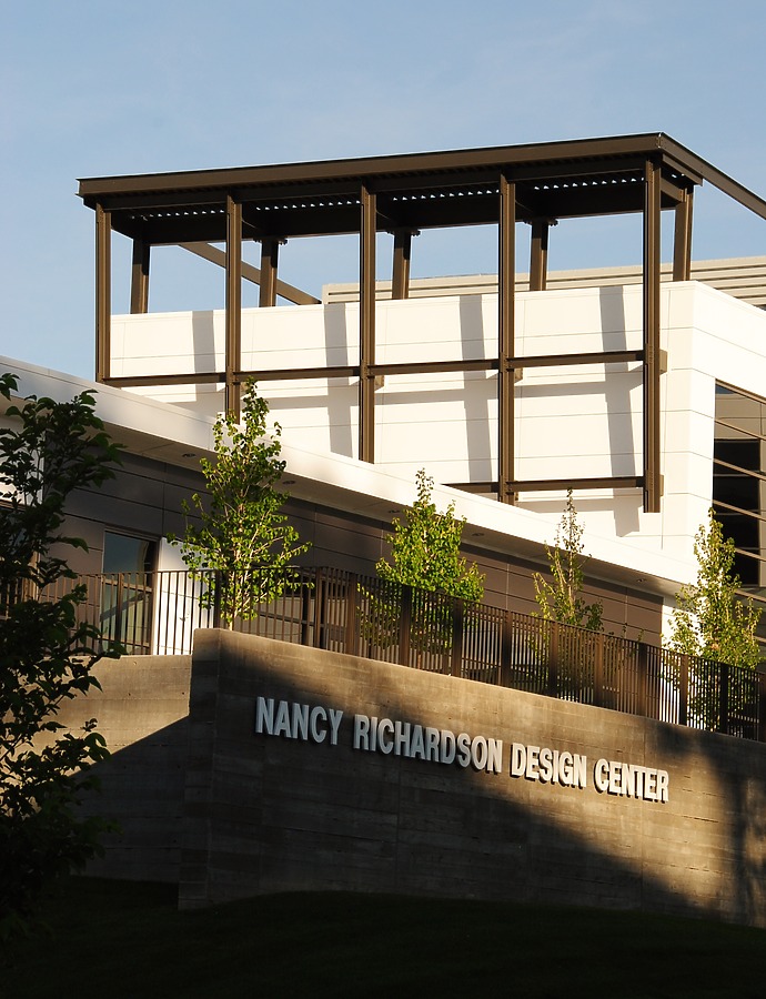 Nancy Richardson Design Center Photo 377-754-723 - Stock Image - SKYDB