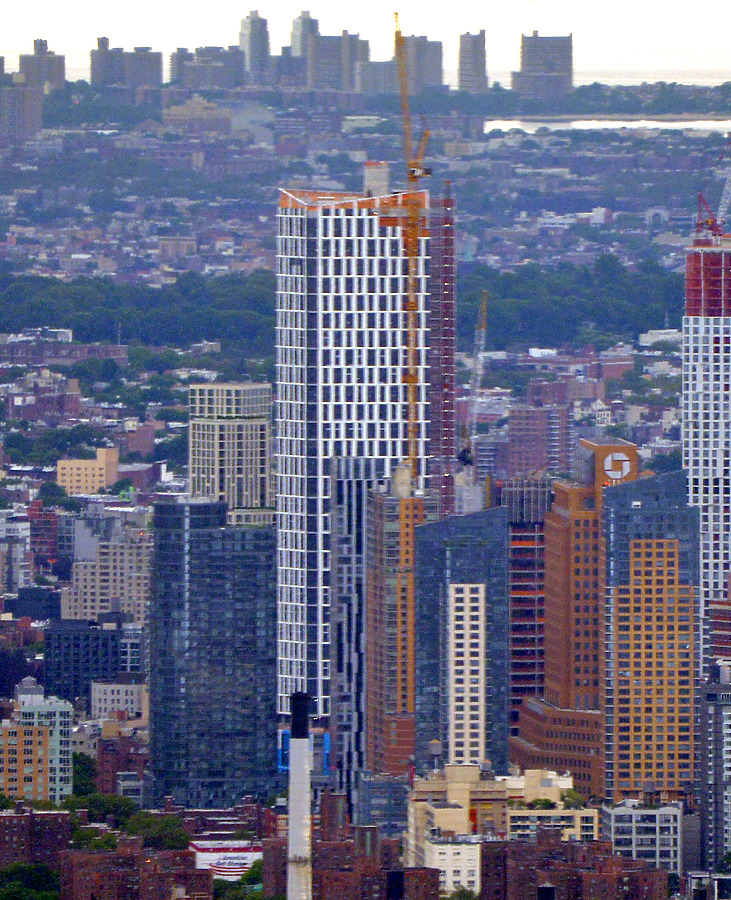 City Point Tower 3 Photo 415-173-457 - Stock Image - SKYDB