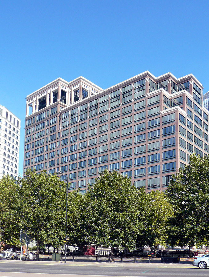 25 Cabot Square Photo 433-326-998 - Stock Image - SKYDB