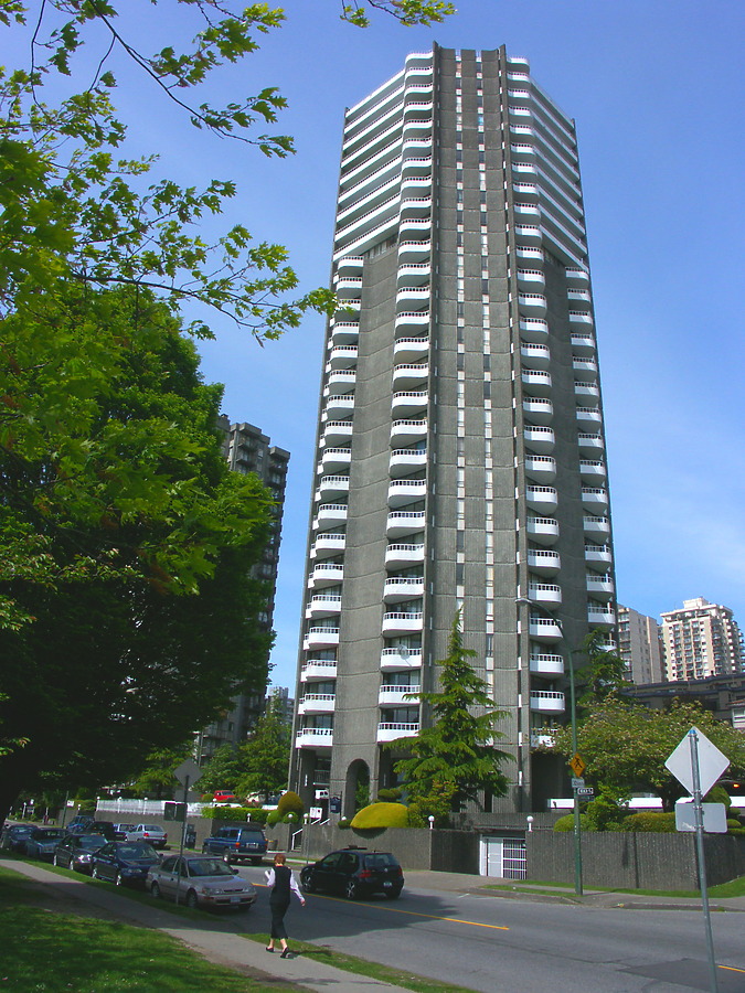 Sunset Plaza Photo 443-758-561 - Stock Image - SKYDB