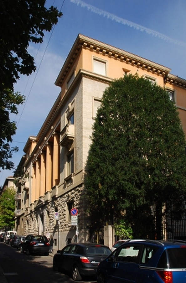 Via Antonio Locatelli 23 Photo 452-081-735 - Stock Image - SKYDB