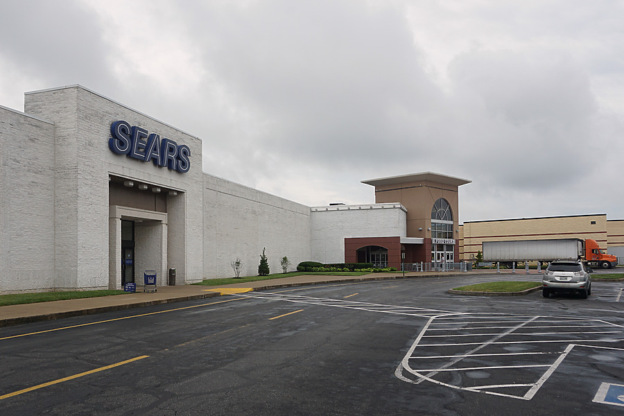 Governor's Square Mall Photo 458-487-185 - Stock Image - SKYDB