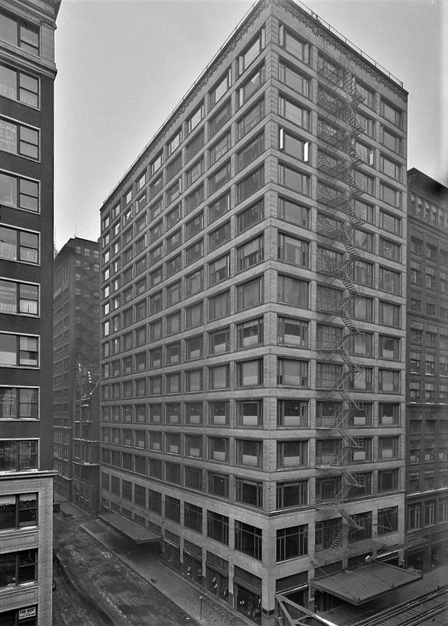 Sullivan Center Southeast Annex Photo 460-716-781 - Stock Image - SKYDB