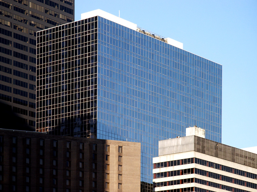 Total Plaza Photo 467-520-705 - Stock Image - SKYDB