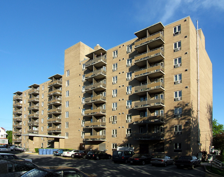 Walnut Manor Apartments Photo 492-972-105 - Stock Image - SKYDB