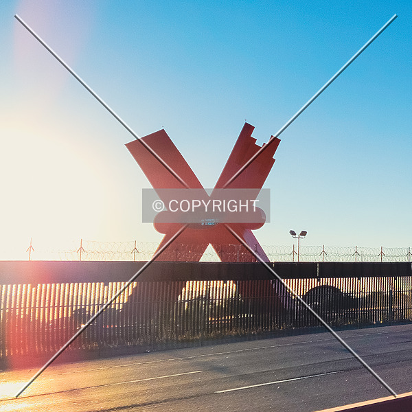 La Equis Photo 494-302-991 - Stock Image - SKYDB