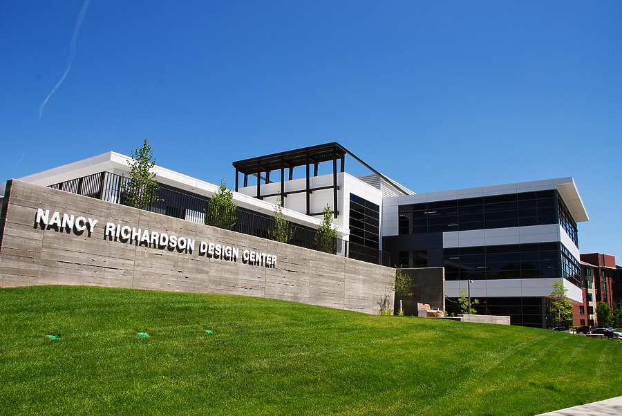 Nancy Richardson Design Center Photo 507-582-514 - Stock Image - SKYDB