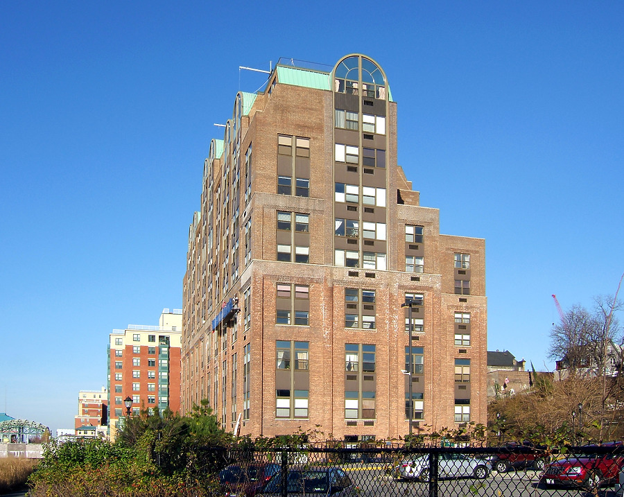 Scrimshaw House Photo 523-059-652 - Stock Image - SKYDB