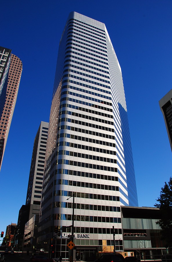 1670 Broadway Photo 525-695-062 - Stock Image - SKYDB
