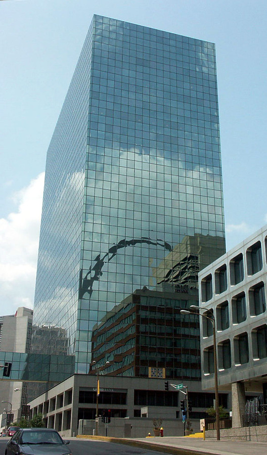 10 South Broadway Photo 556-062-110 - Stock Image - SKYDB