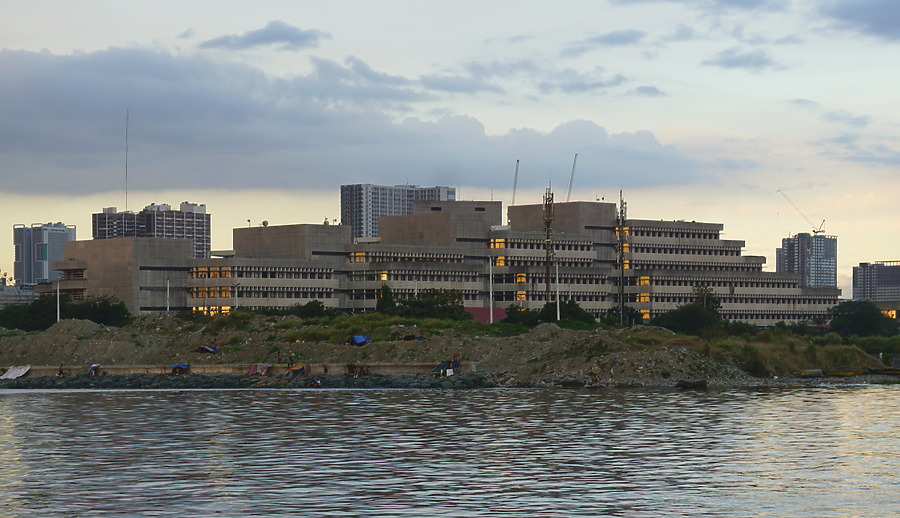 GSIS Complex Photo 597-681-226 - Stock Image - SKYDB