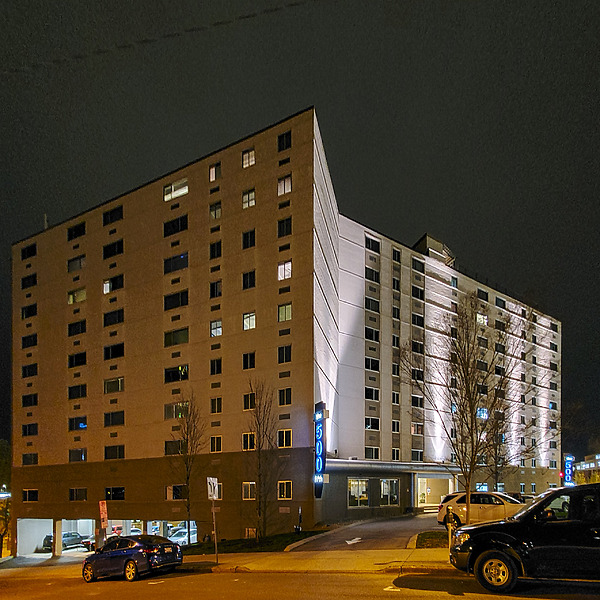 Metro Manor Apartments Photo 615-047-907 - Stock Image - SKYDB