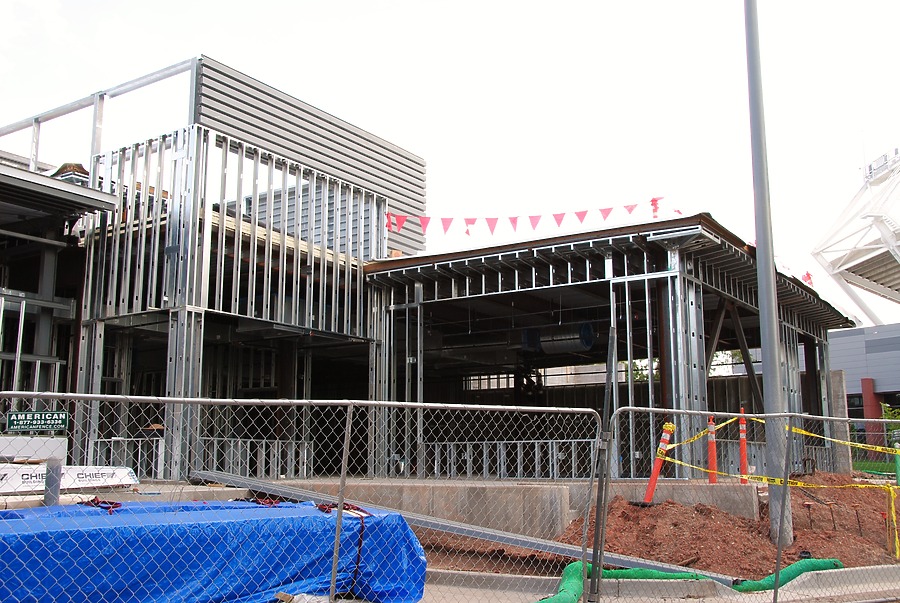 Nancy Richardson Design Center Photo 643-751-099 - Stock Image - SKYDB