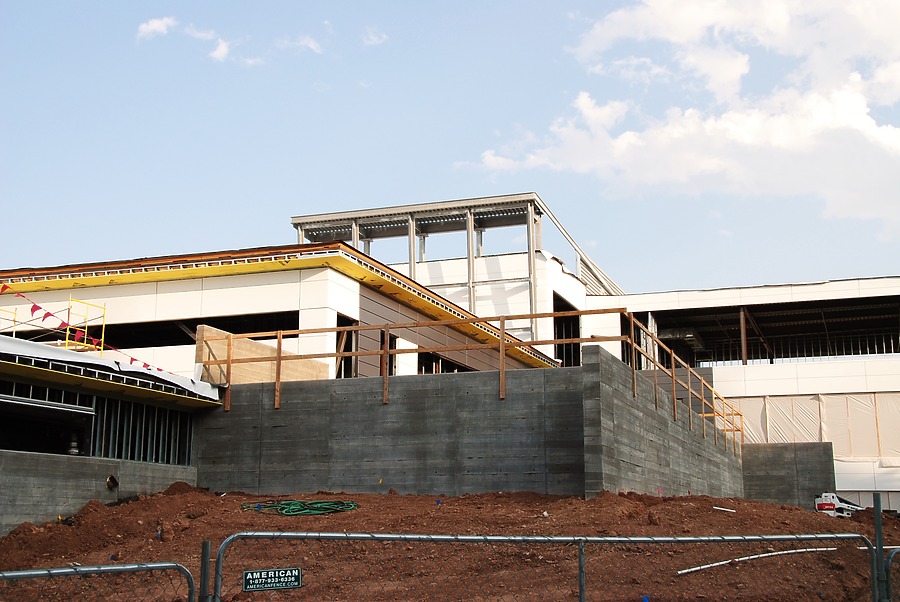 Nancy Richardson Design Center Photo 648-269-332 - Stock Image - SKYDB