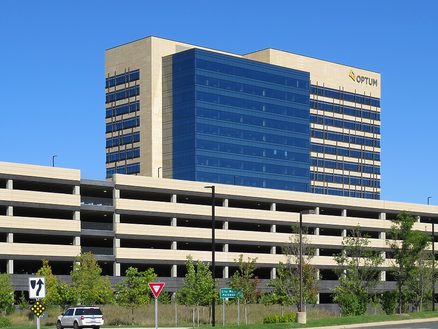 Optum Tower 1 Photo 665-865-643 - Stock Image - SKYDB
