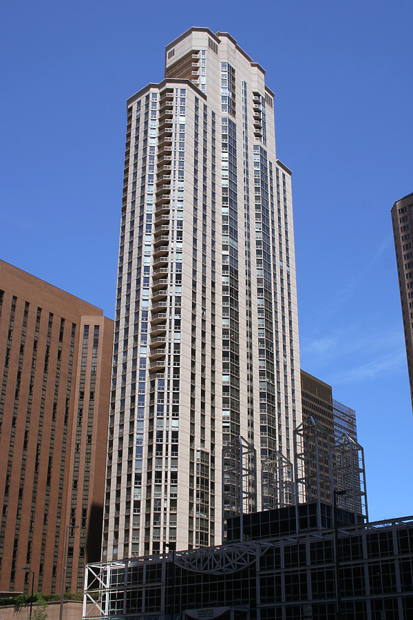 Park Millennium Photo 679-037-746 - Stock Image - SKYDB