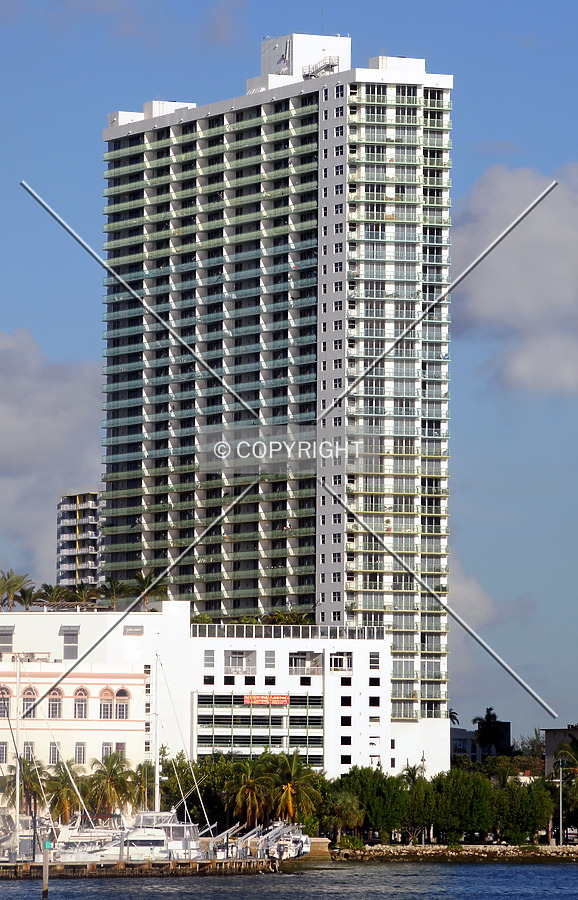 Bay Parc Plaza Photo 701-758-017 - Stock Image - SKYDB