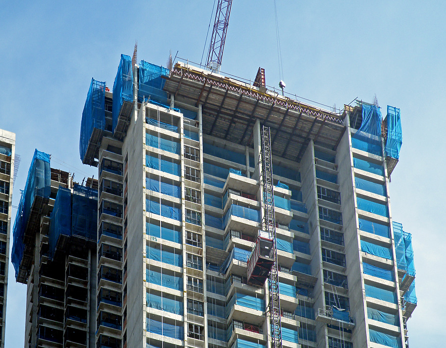 The Metropolitan Block 223 Photo 703-101-962 - Stock Image - SKYDB