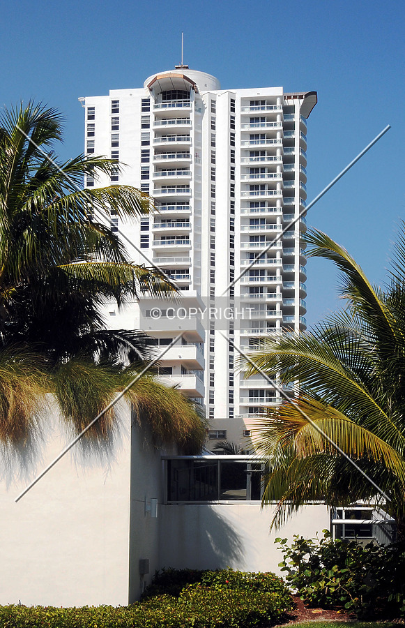 La Tour Photo 704-069-163 - Stock Image - SKYDB