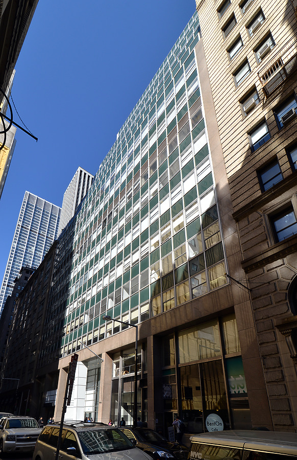 123 William Street Photo 722-490-640 - Stock Image - SKYDB