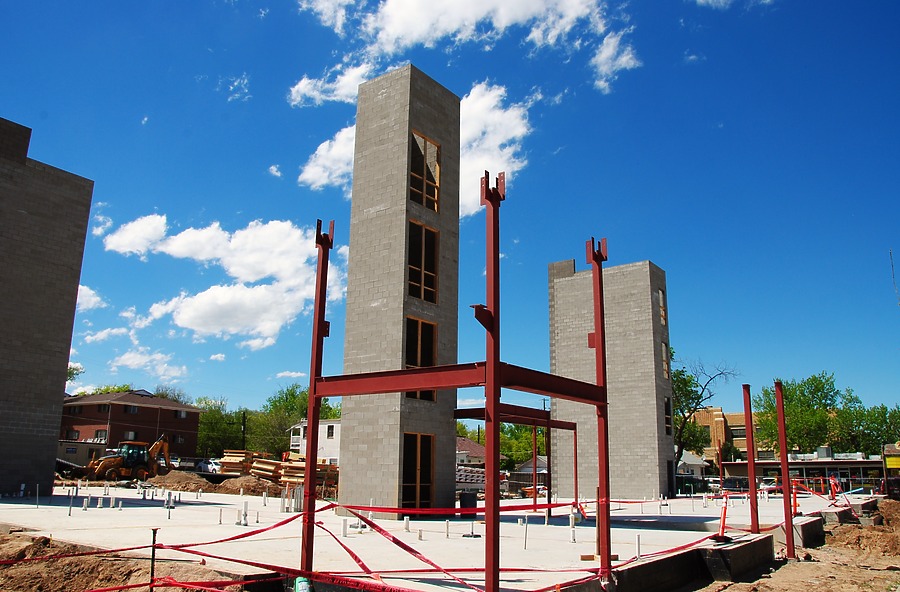 The Eliot Photo 727-112-781 - Stock Image - SKYDB