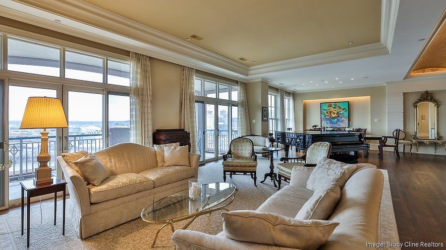 Madison Place Photo 759-720-356 - Stock Image - SKYDB