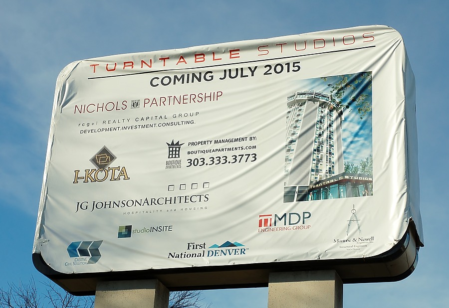 Turntable Studios Photo 796-998-357 - Stock Image - SKYDB