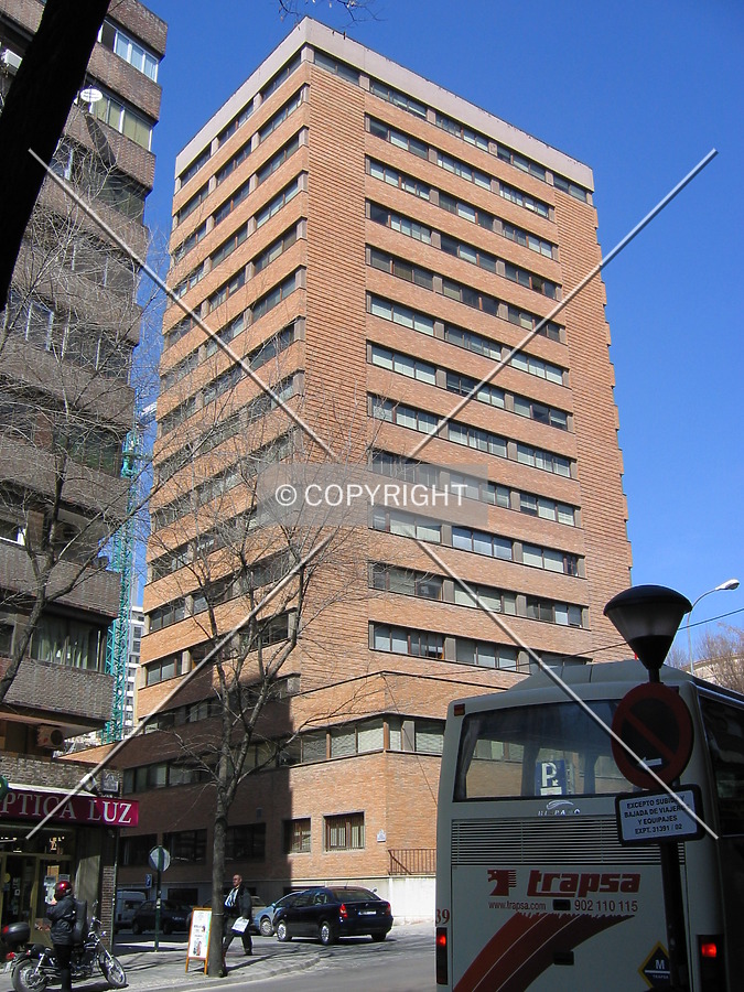 Edificio de usos multiples Photo 807-769-961 - Stock Image - SKYDB