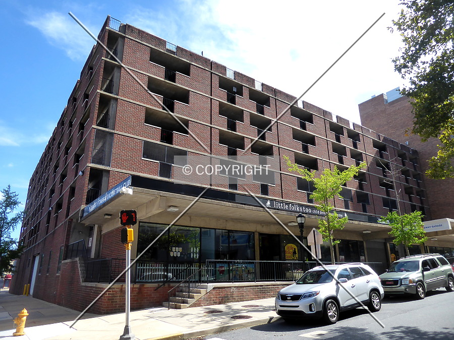 Brandywine Gateway Garage Photo 865-232-332 - Stock Image - SKYDB