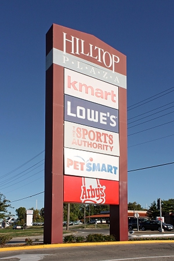 Hilltop Plaza Sign Photo 905-103-852 - Stock Image - SKYDB